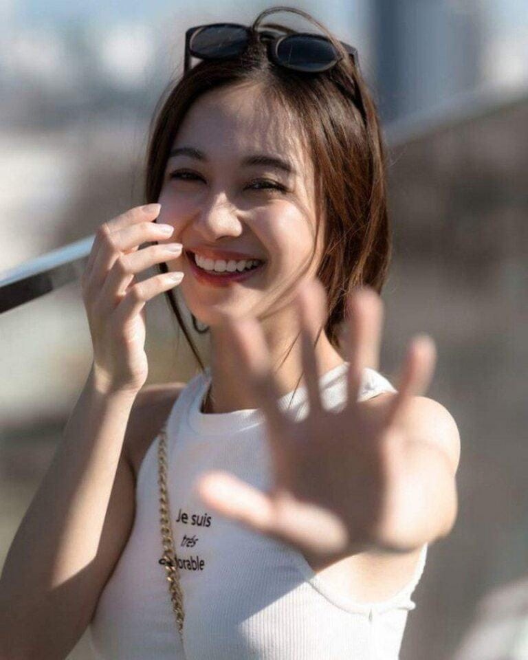 Jun Vũ là ai? Hot girl với nụ cười thiên thần rạng rỡ