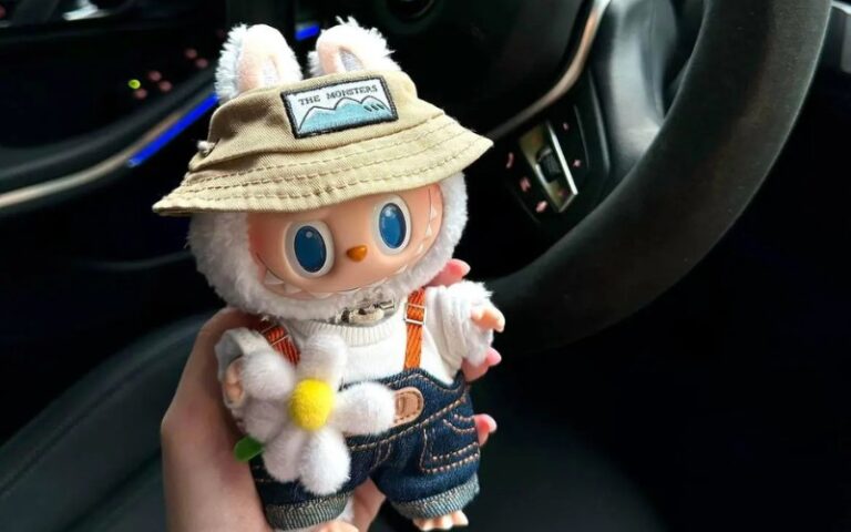 Labubu là con gì? Tại sao lại khiến nhiều người săn lùng?